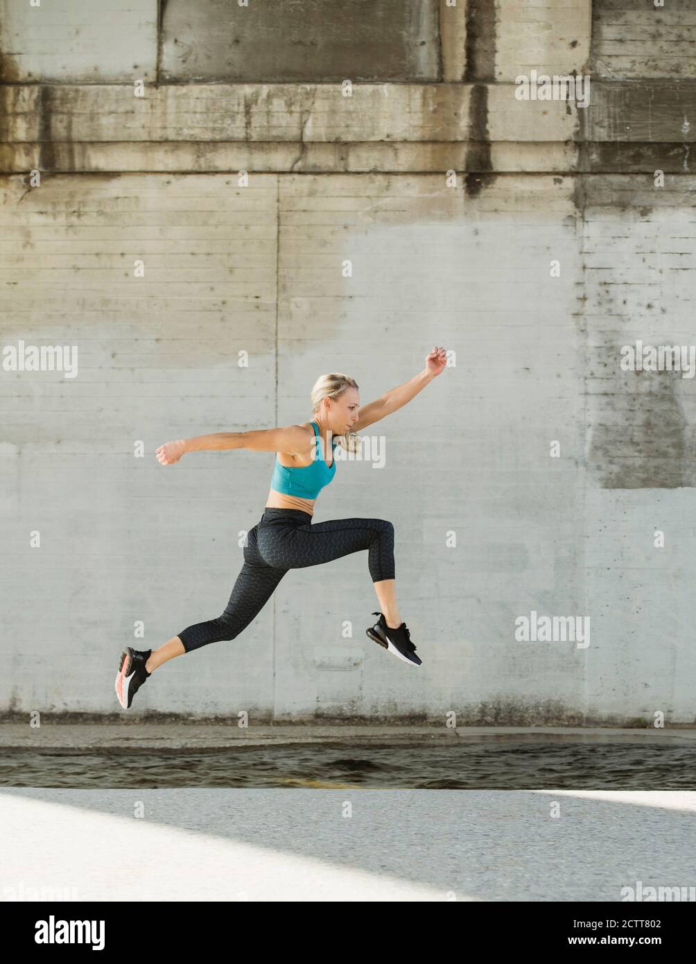 Outdoors vertical side view hi-res stock photography and images - Alamy