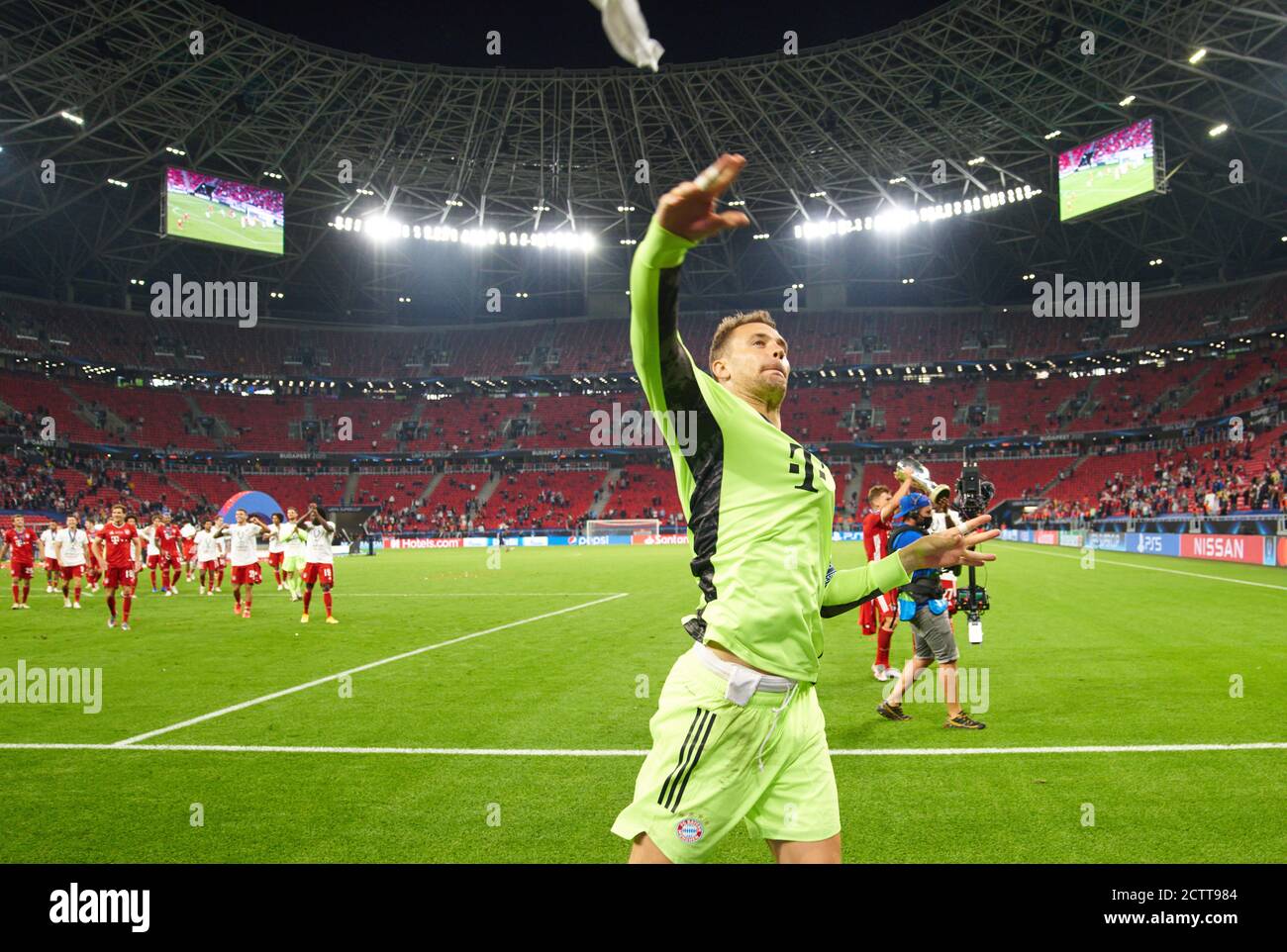 Neuer champions league trophy hi-res stock photography and images - Alamy