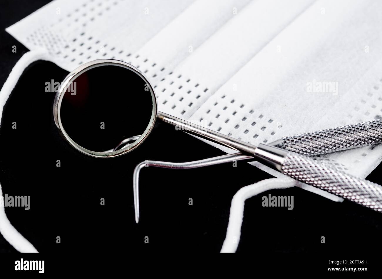 Sharp medical tools hi-res stock photography and images - Alamy