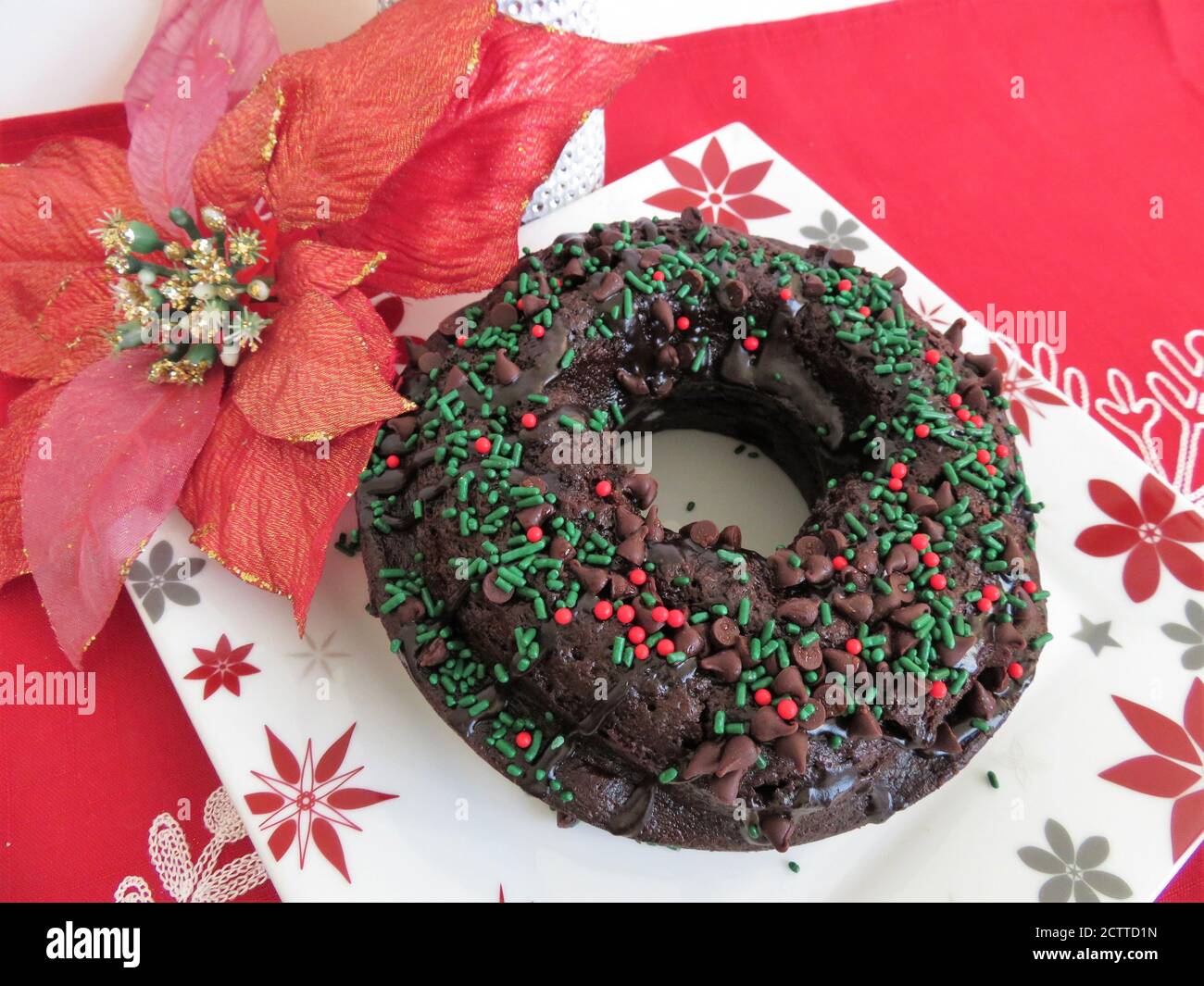 Red and green sprinkles hi-res stock photography and images - Alamy
