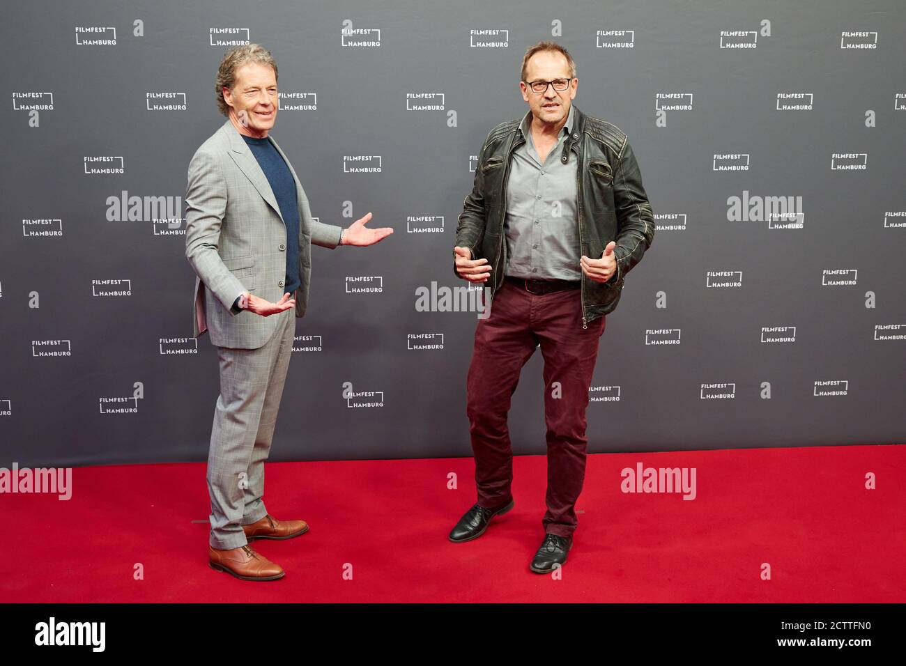 Hamburg, Germany. 24th Sep, 2020. Oliver Sauer (l) and Stephan Schad ...