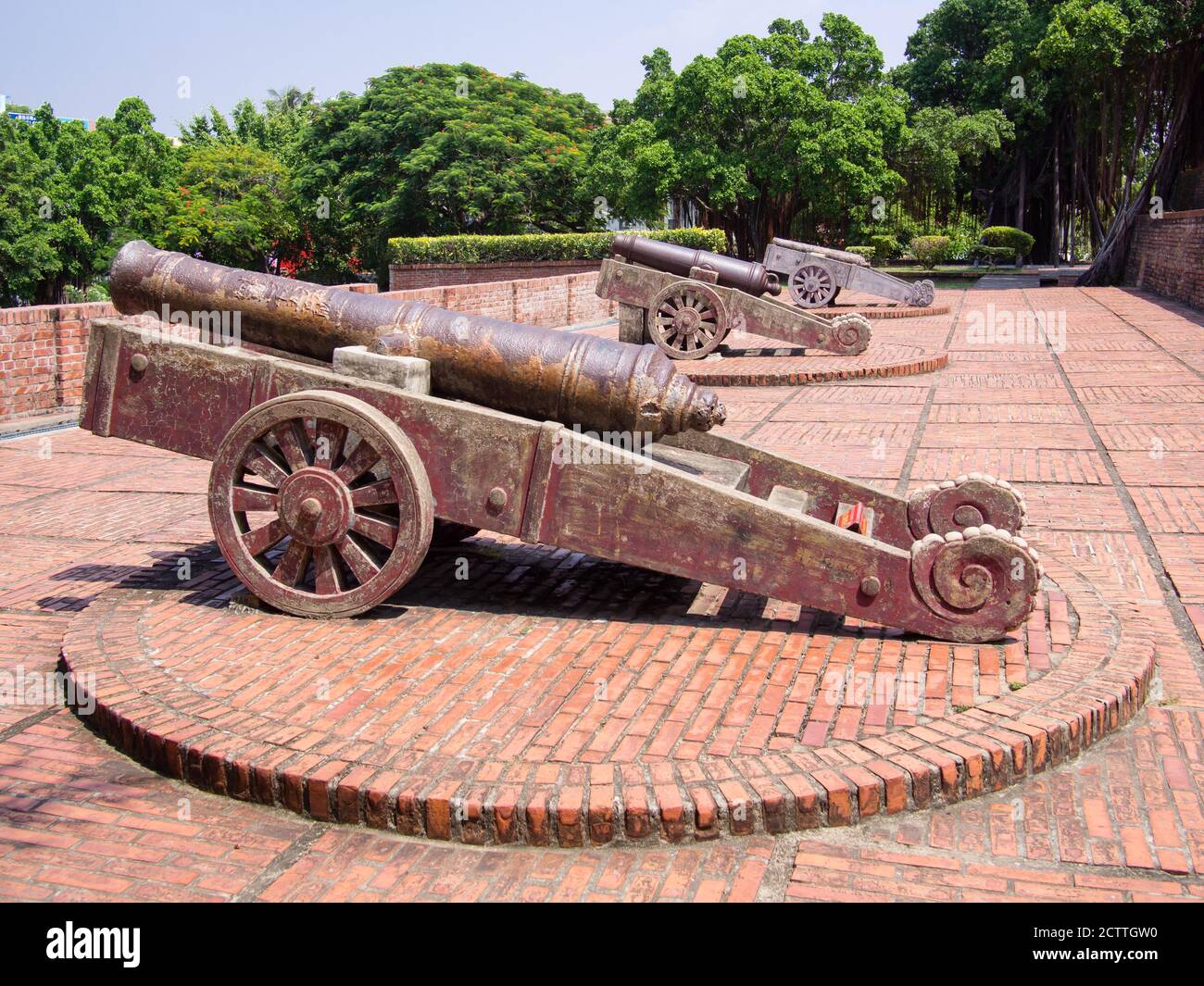 Fort cannons landscape hi-res stock photography and images - Alamy