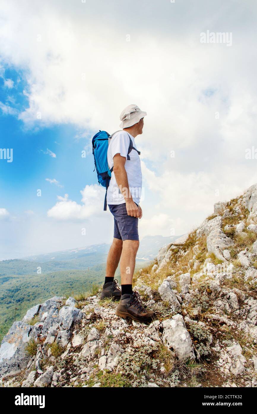 Men hiking hi-res stock photography and images - Alamy