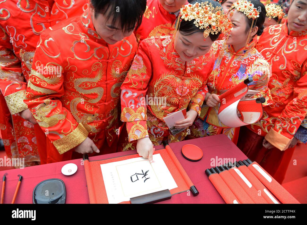 Changsha, China's Hunan Province. 25th Sep, 2020. A couple leave their ...