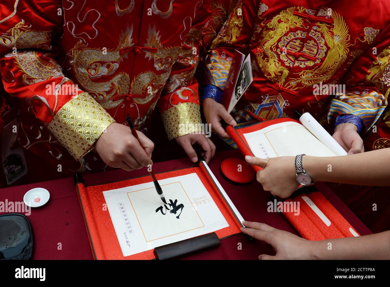 Changsha, China's Hunan Province. 25th Sep, 2020. A couple compose a ...