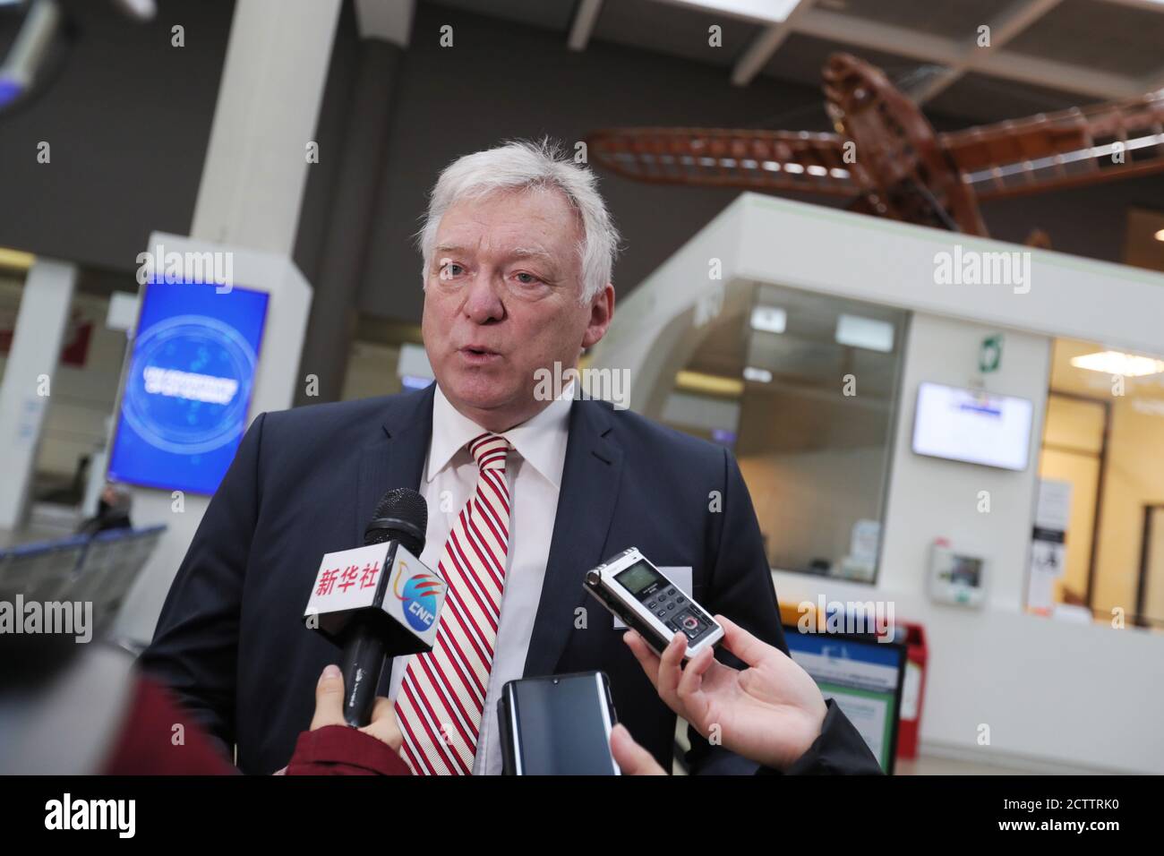 (200925) -- OSTEND, Sept. 25, 2020 (Xinhua) -- Marcel Buelens, chief ...