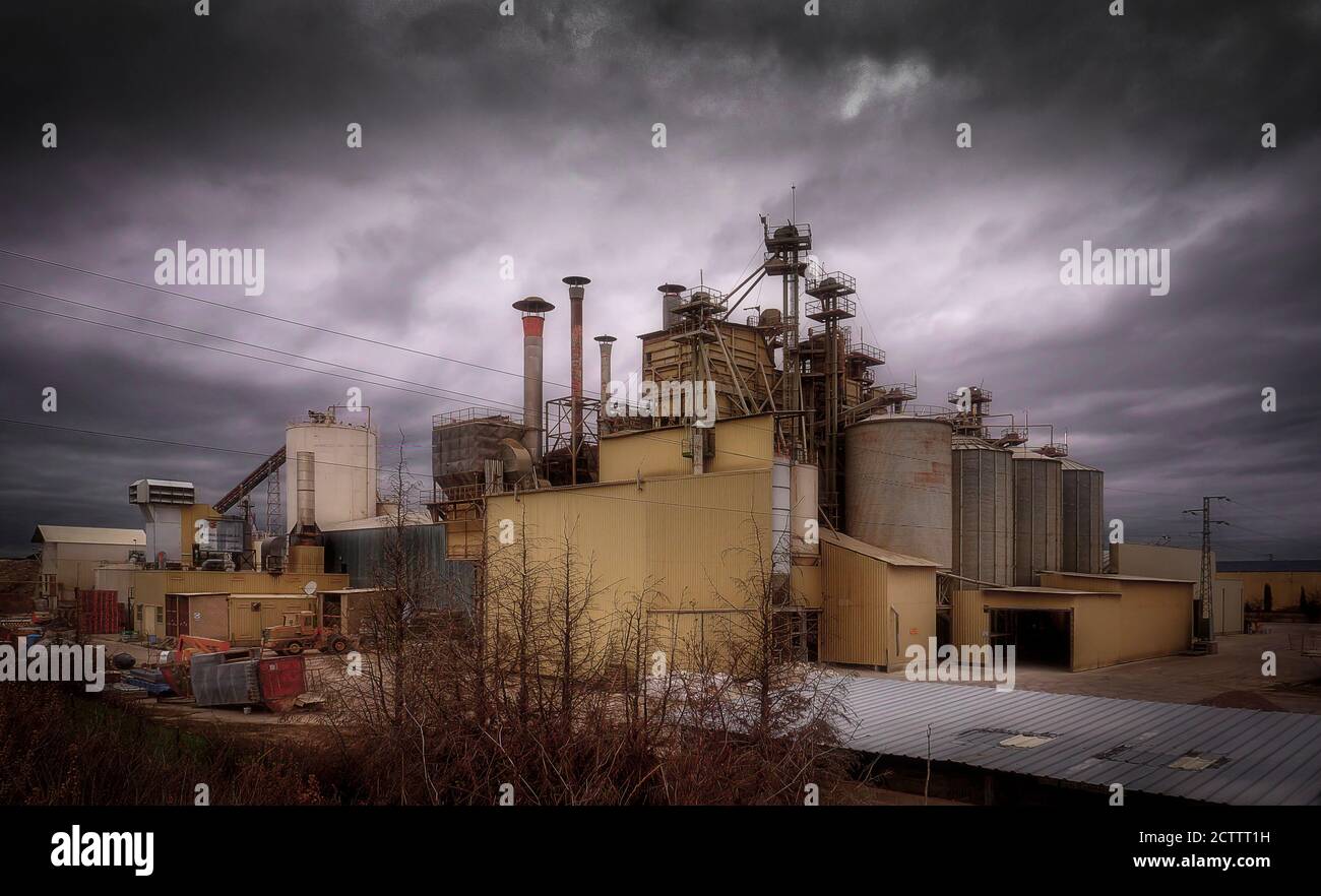 Factory silos plant silo hi-res stock photography and images - Alamy