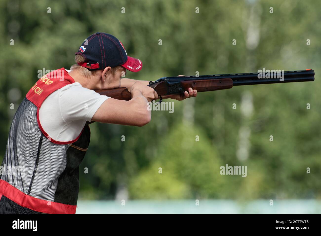 Trap shooting hi-res stock photography and images - Alamy