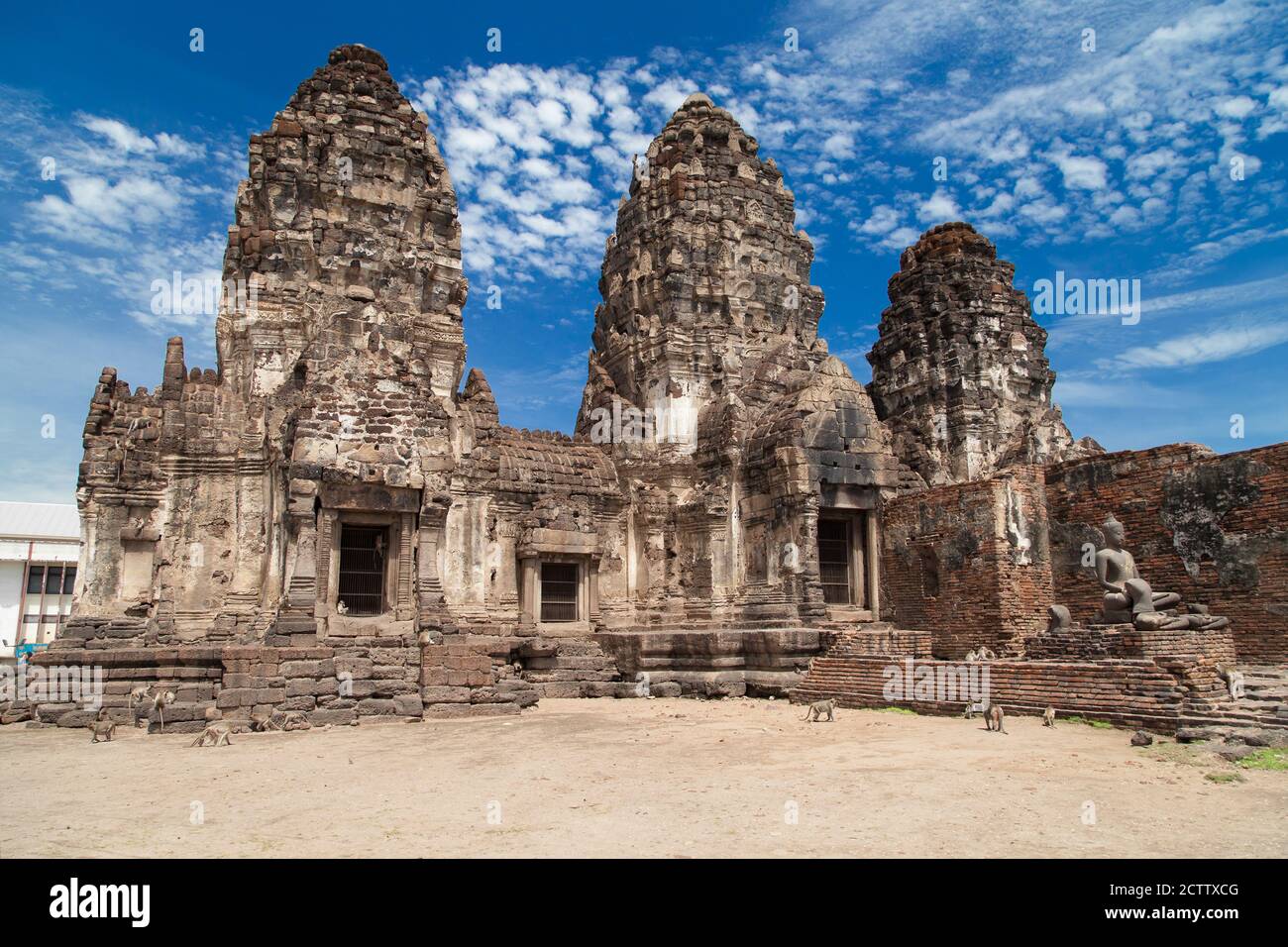 Prang temple ruins hi-res stock photography and images - Alamy