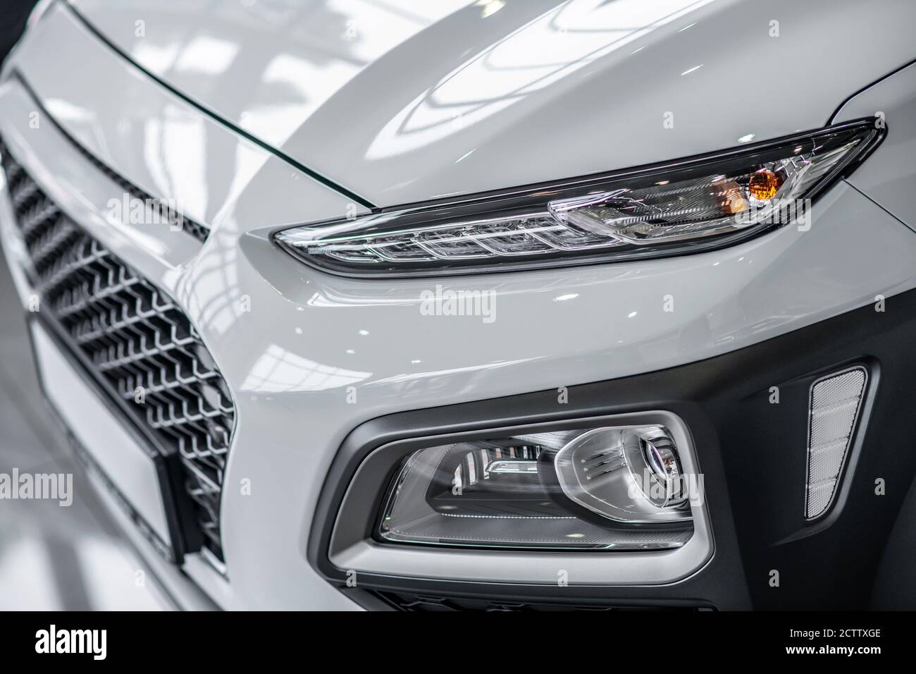 Shiny grey car hi-res stock photography and images - Alamy
