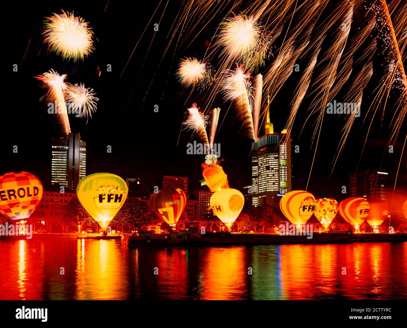 Skyscraper festival in Frankfurt am Main: Fireworks show above the city ...