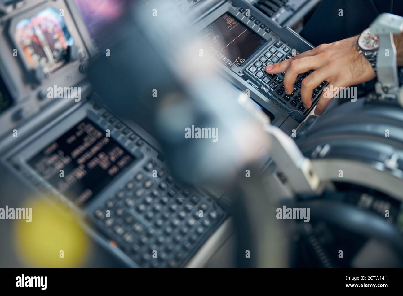 Pilots cockpit with instruments and flight controls Stock Photo - Alamy