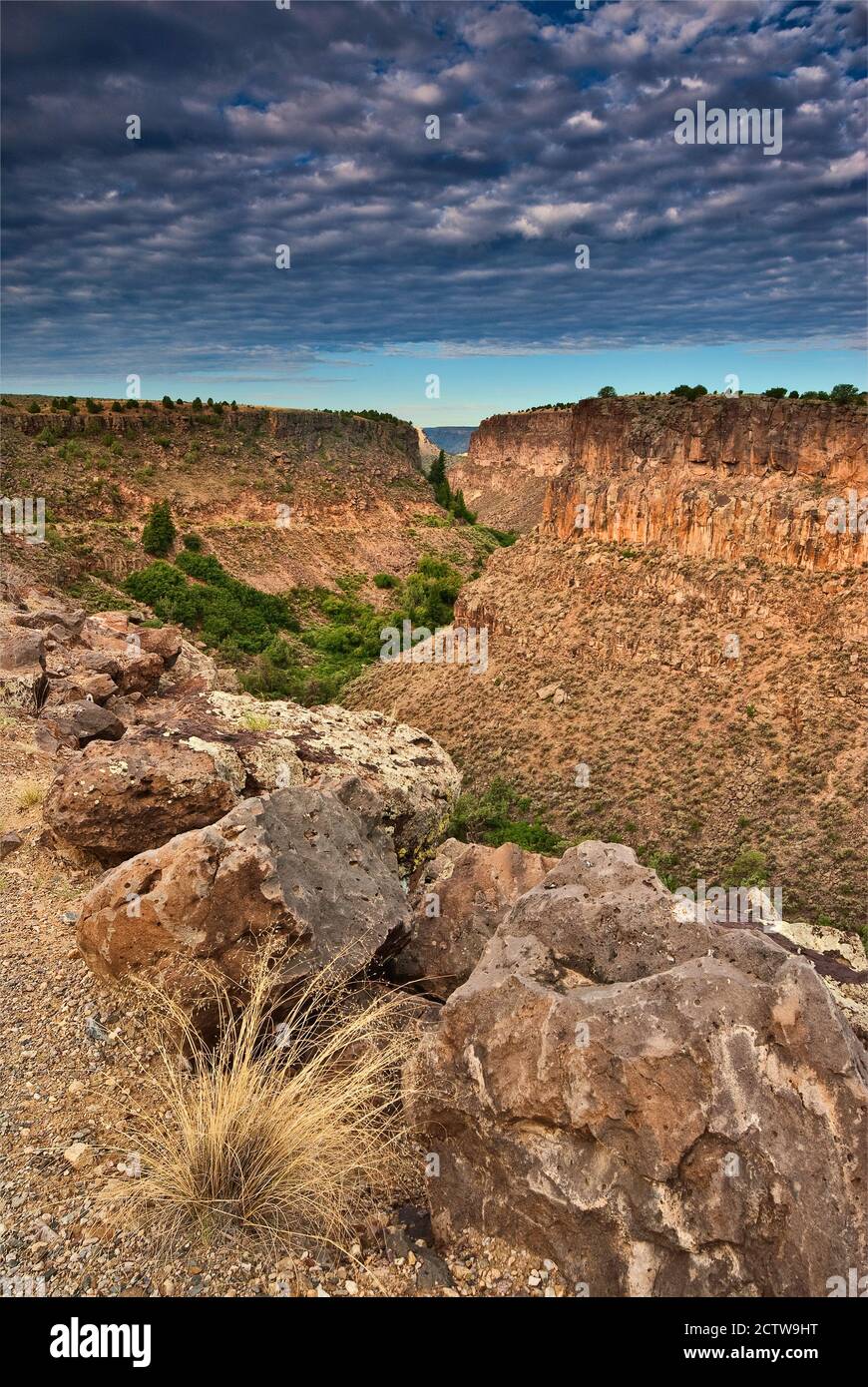 Rio Grande Gorge at sunrise, near Taos, New Mexico, USA Stock Photo - Alamy