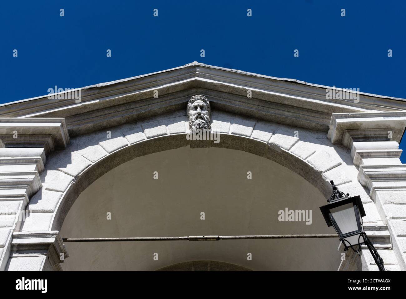 Low angle shot arch hi-res stock photography and images - Alamy