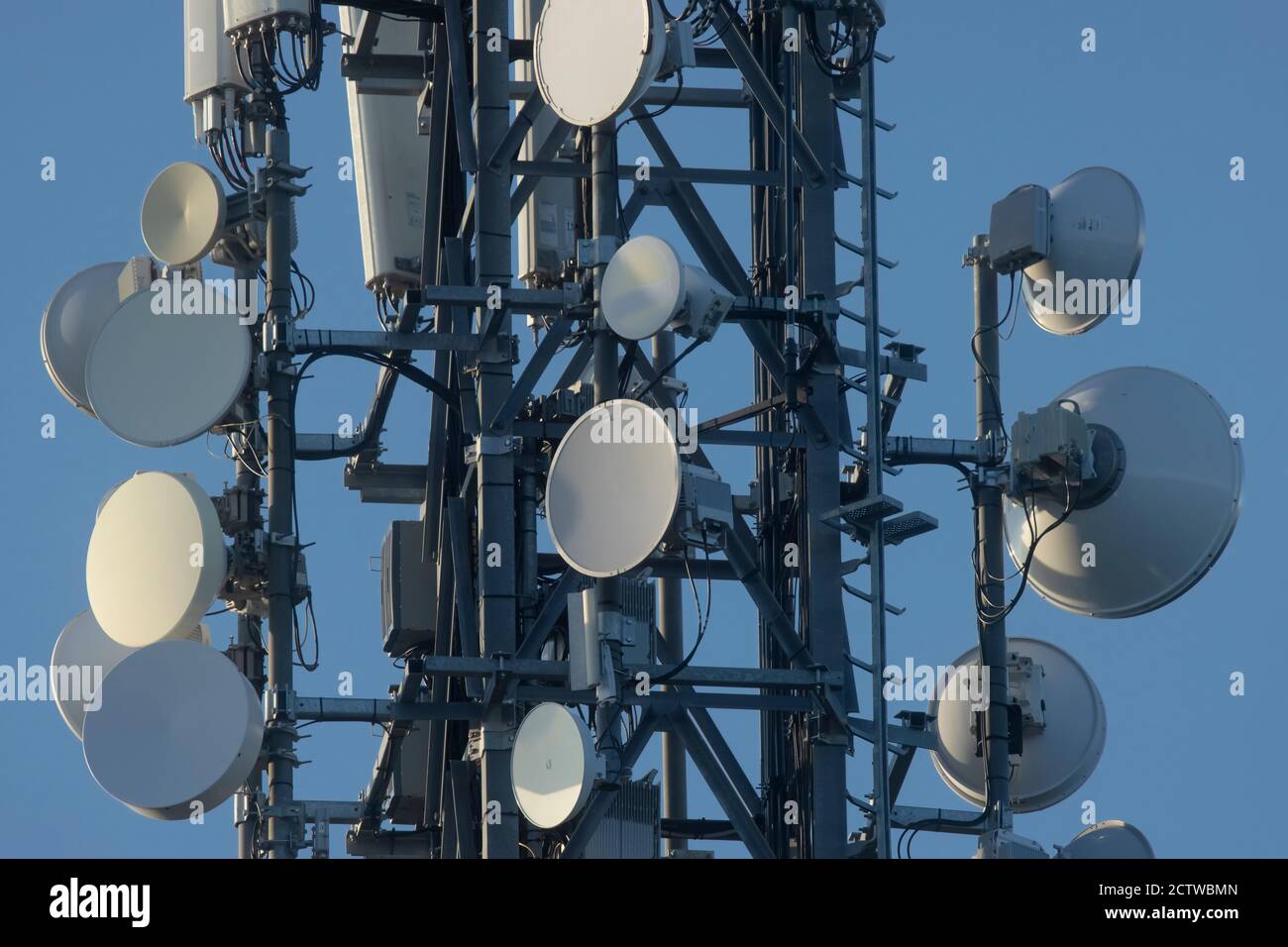 White parabola hi-res stock photography and images - Alamy