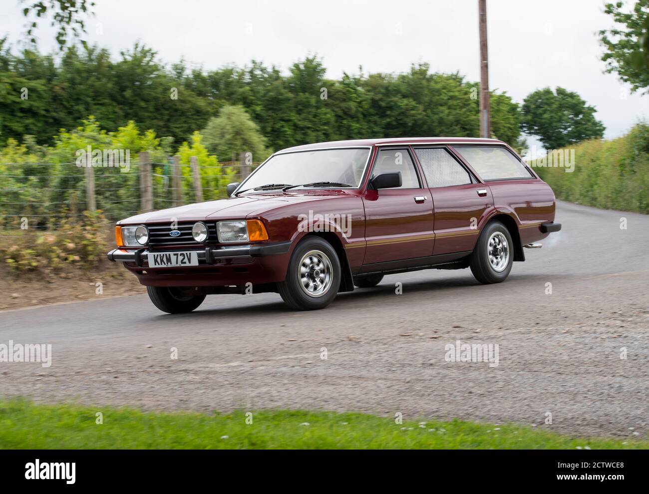 Mk5 Ford Cortina 1.6 Huntsman estate and 1.6 LS saloon classic British ...