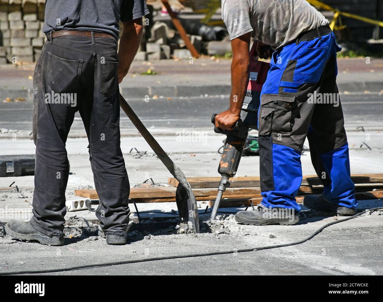 Men are rebuilding hi-res stock photography and images - Alamy