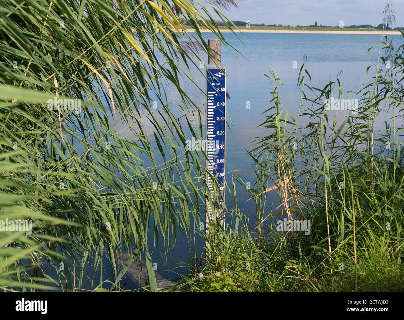 Water depth gauge in pond hi-res stock photography and images - Alamy