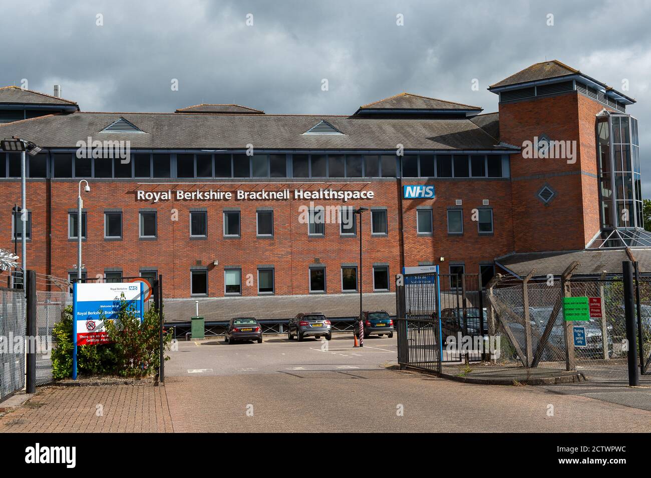 Town centre bracknell berkshire hi-res stock photography and images - Alamy