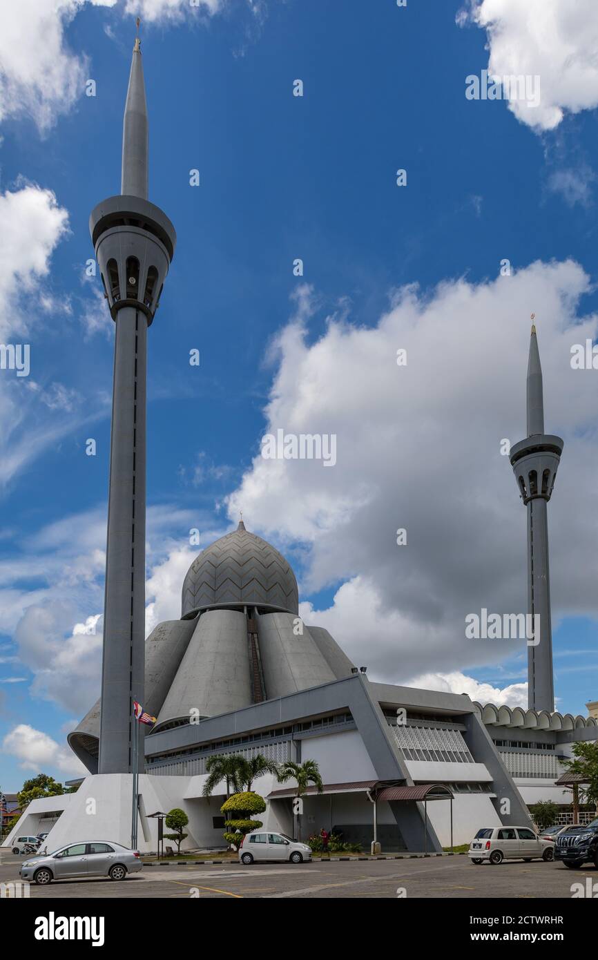 Labuan mosque malaysia hi-res stock photography and images - Alamy