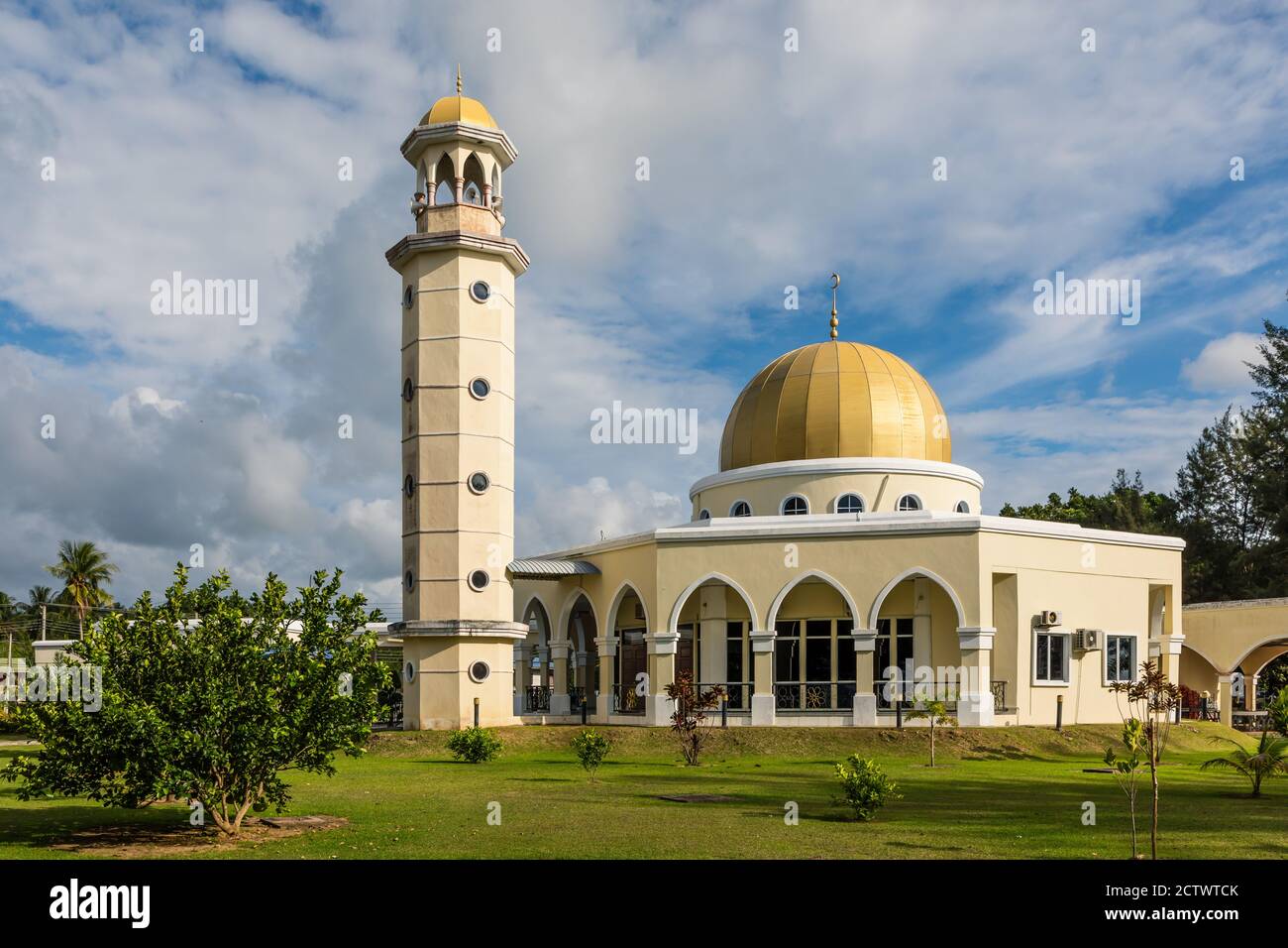 Labuan mosque malaysia hi-res stock photography and images - Alamy
