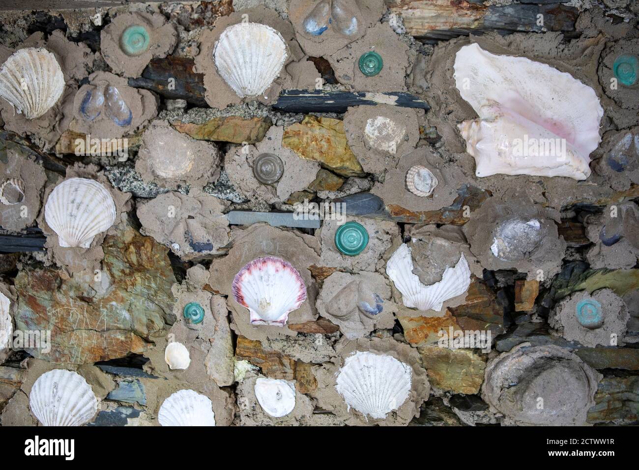 Shell grotto hi-res stock photography and images - Alamy
