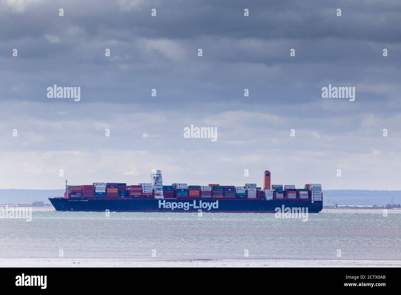 London gateway port hi-res stock photography and images - Alamy