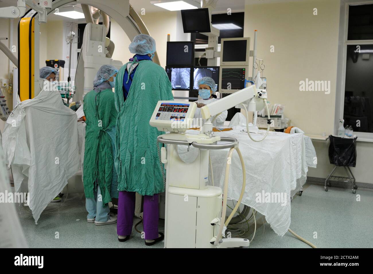 Operation theater hi-res stock photography and images - Alamy