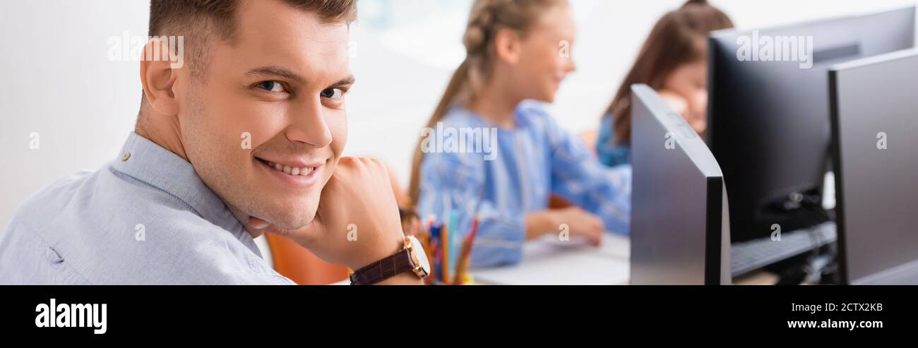 Children computers school hi-res stock photography and images - Alamy