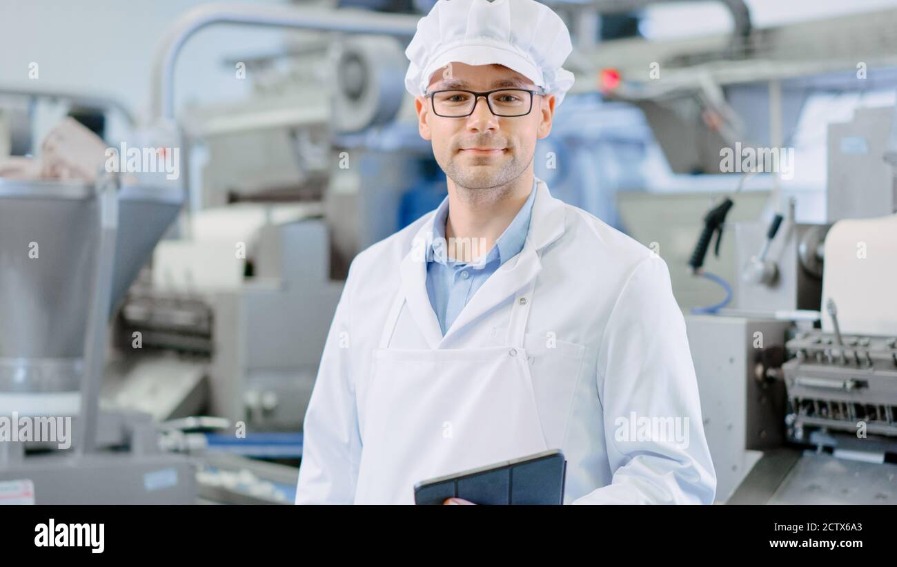 Supervisor in food factory hi-res stock photography and images - Alamy