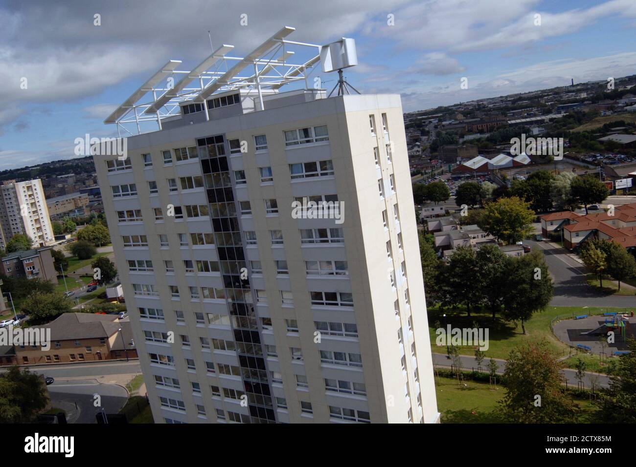 Bradford tower block hi-res stock photography and images - Alamy