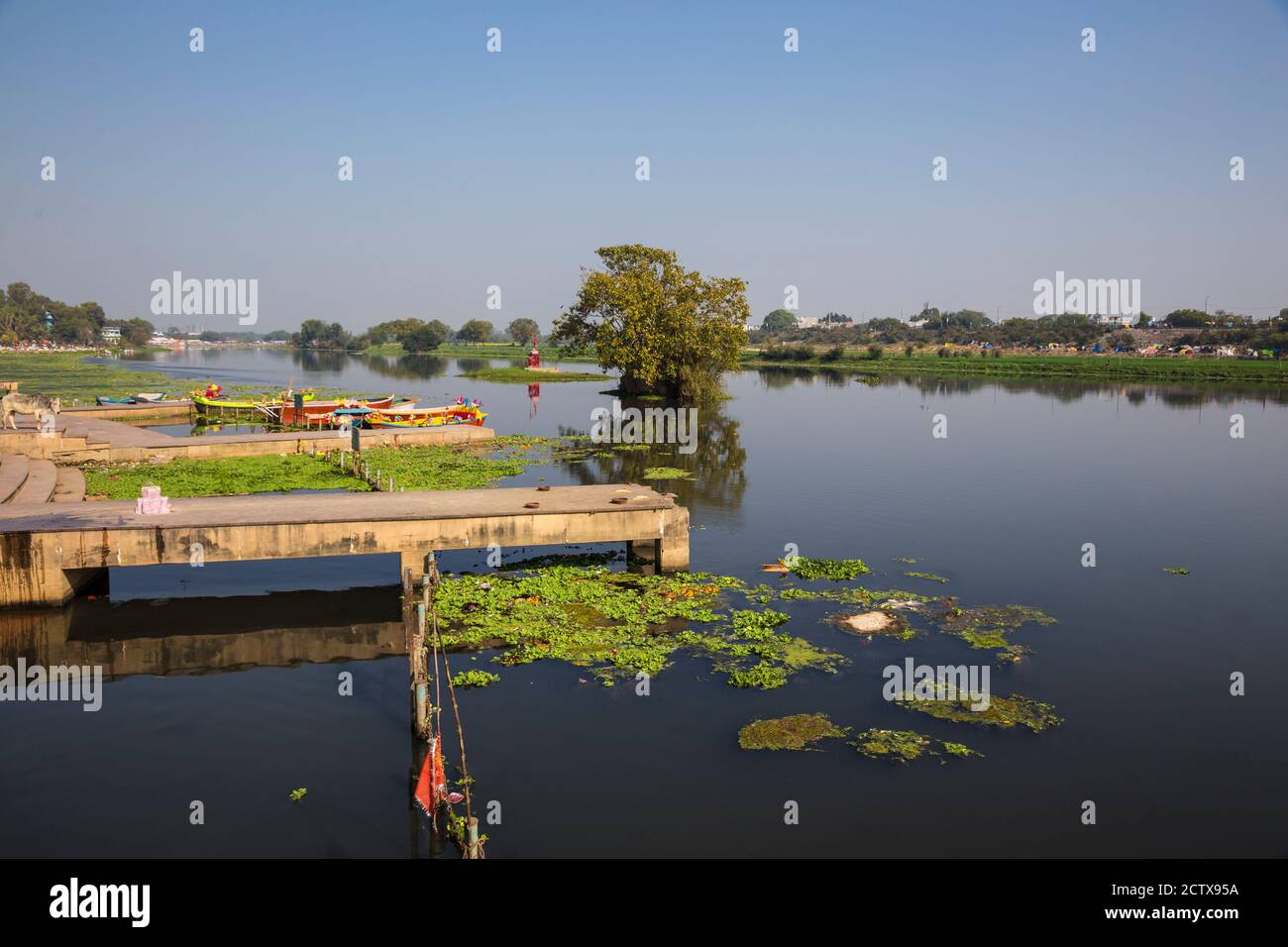 Gomti river lucknow india hi-res stock photography and images - Alamy