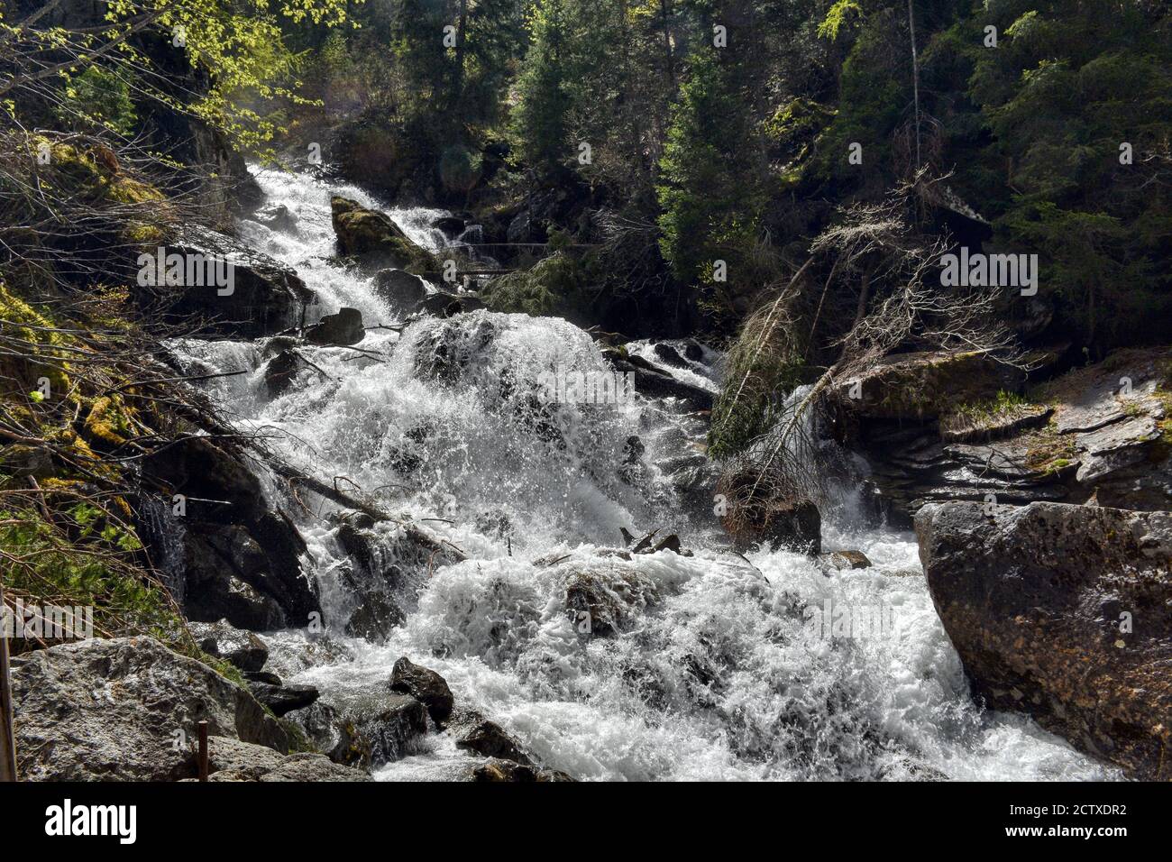 Wasserfall stufen hi-res stock photography and images - Alamy