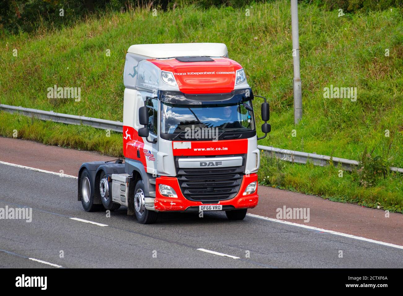 Daf cf 75 310 6x2 twin wheel rear lift hi-res stock photography and ...