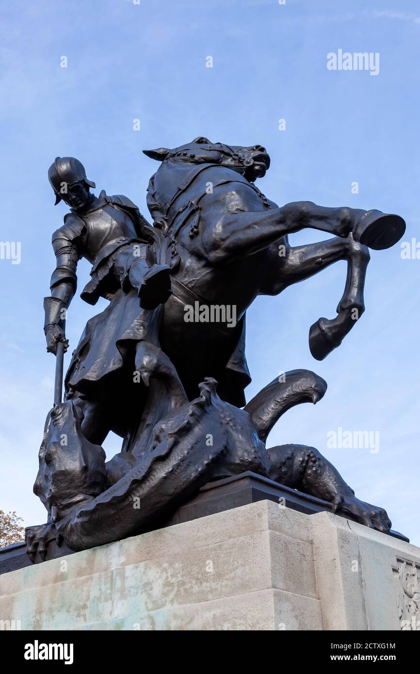 St George and the dragon first world war memorial statue unveiled in ...