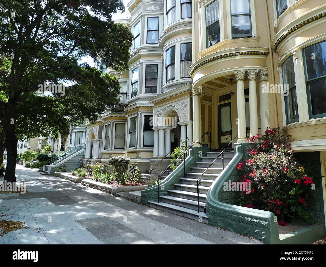 A STREET WITH FAMOUS VICTORIAN HOUSES BUILT BETWEEN 1837 AND 1901 Stock ...