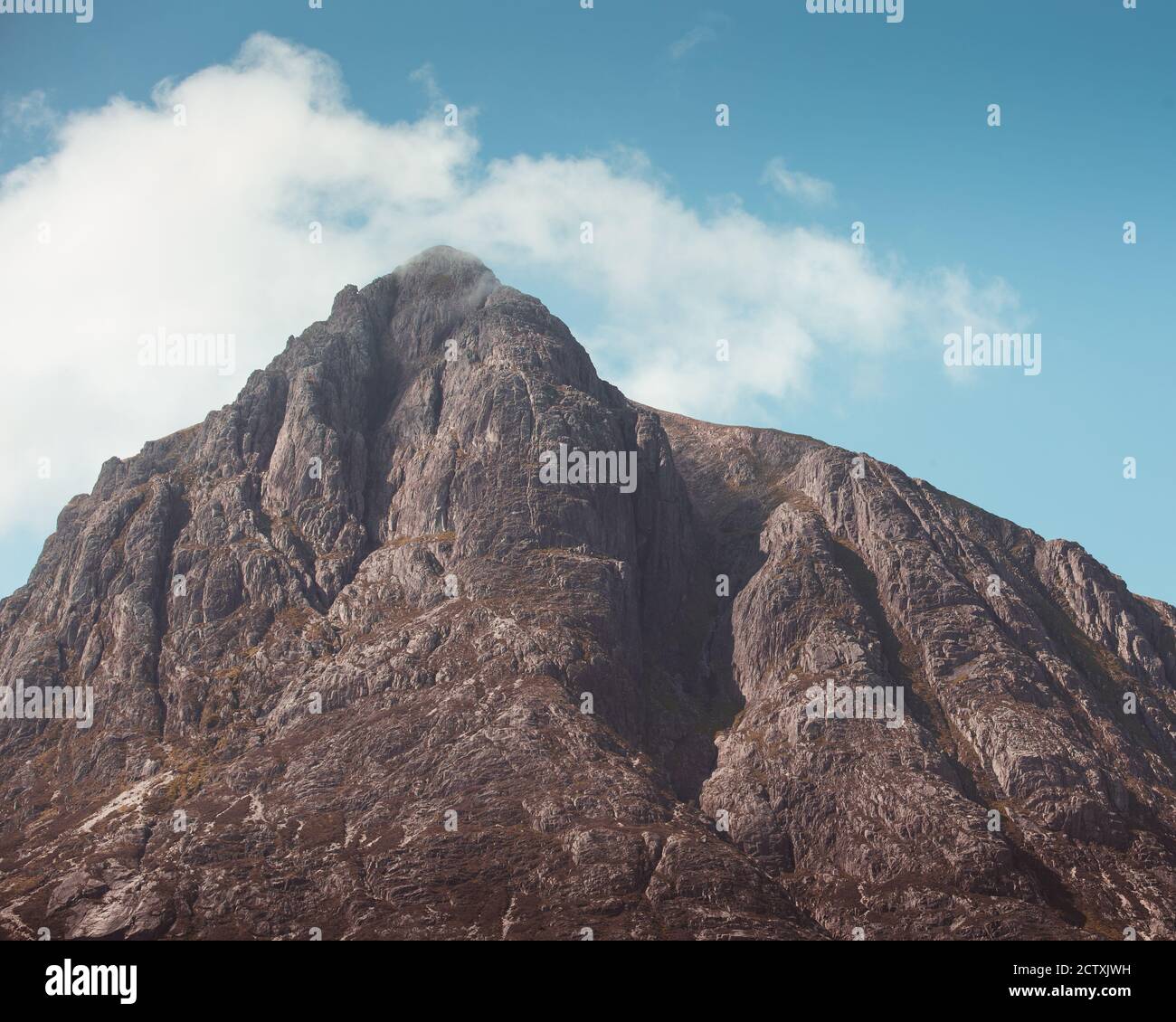 Scottish highland mountain hi-res stock photography and images - Alamy