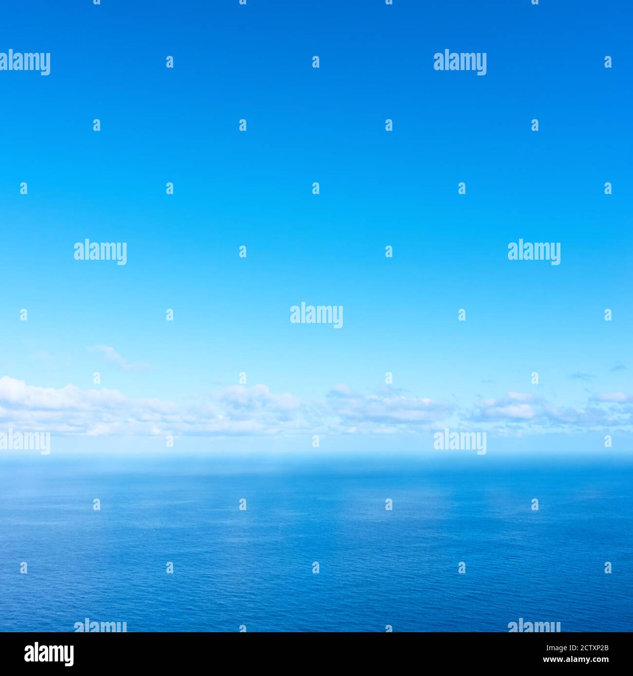 Light blue atlantic hi-res stock photography and images - Alamy