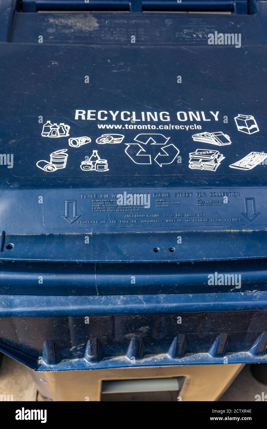Plastic recycling symbols hi-res stock photography and images - Alamy