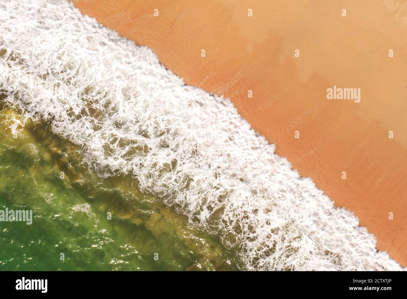 Rolling waves hi-res stock photography and images - Alamy
