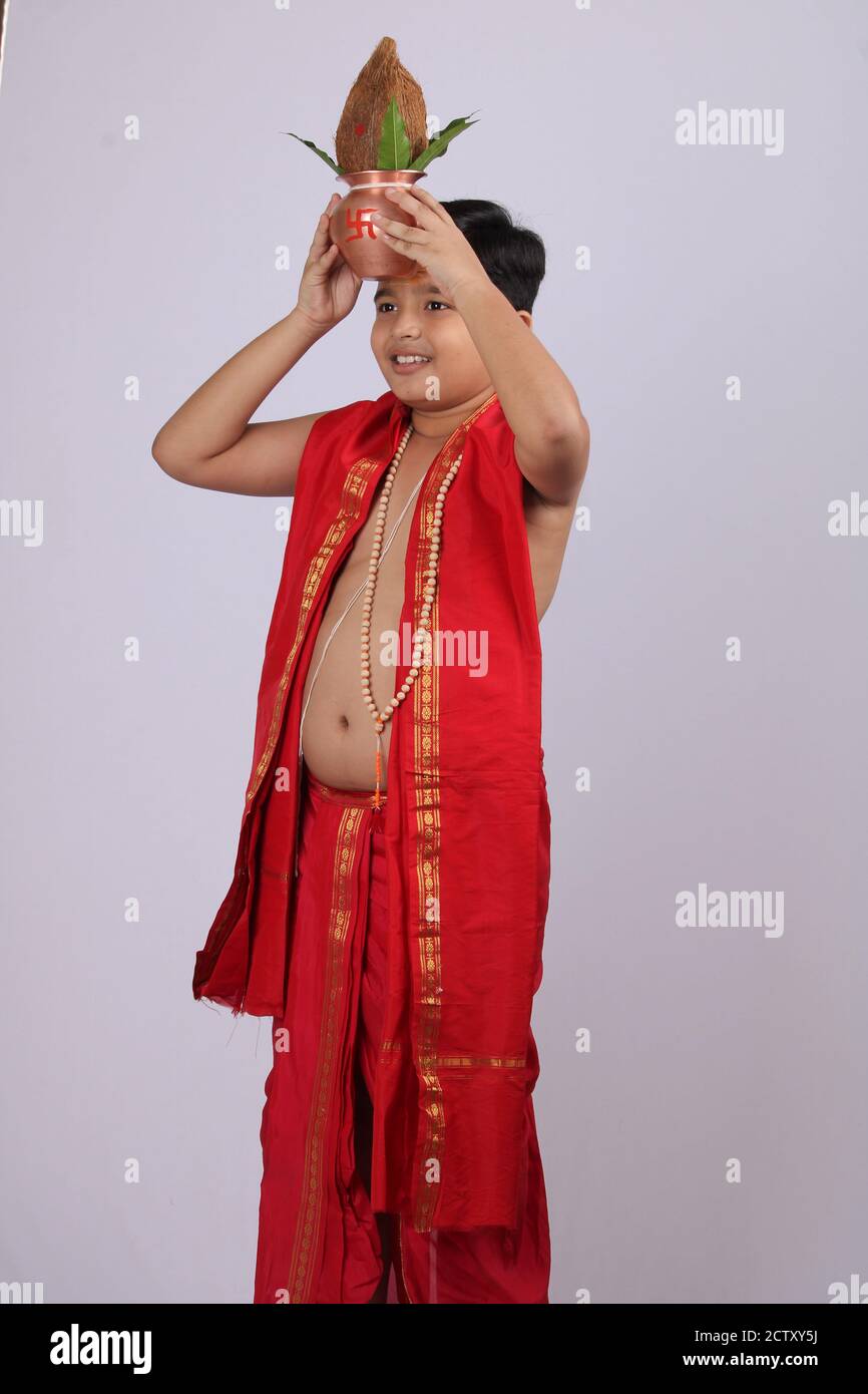 Kalash hi-res stock photography and images - Alamy