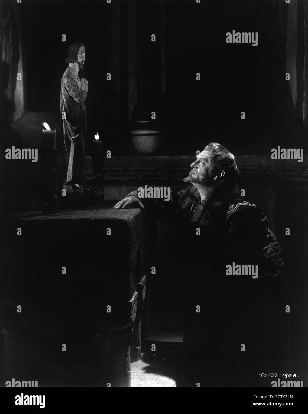 BASIL SYDNEY as Claudius in the Chapel Scene in HAMLET 1948 director ...