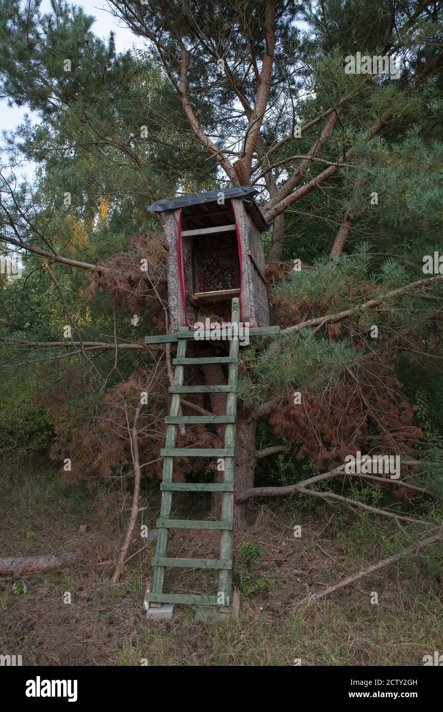 A makeshift watch tower Stock Photo - Alamy
