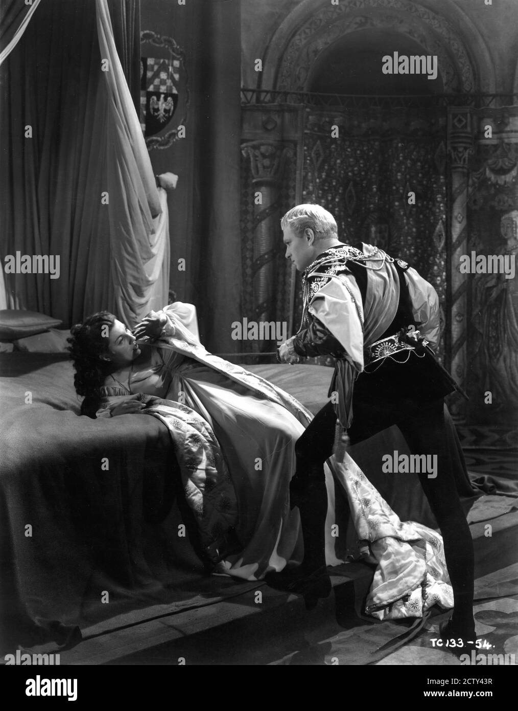 EILEEN HERLIE and LAURENCE OLIVIER in the Closet Scene in HAMLET 1948 ...