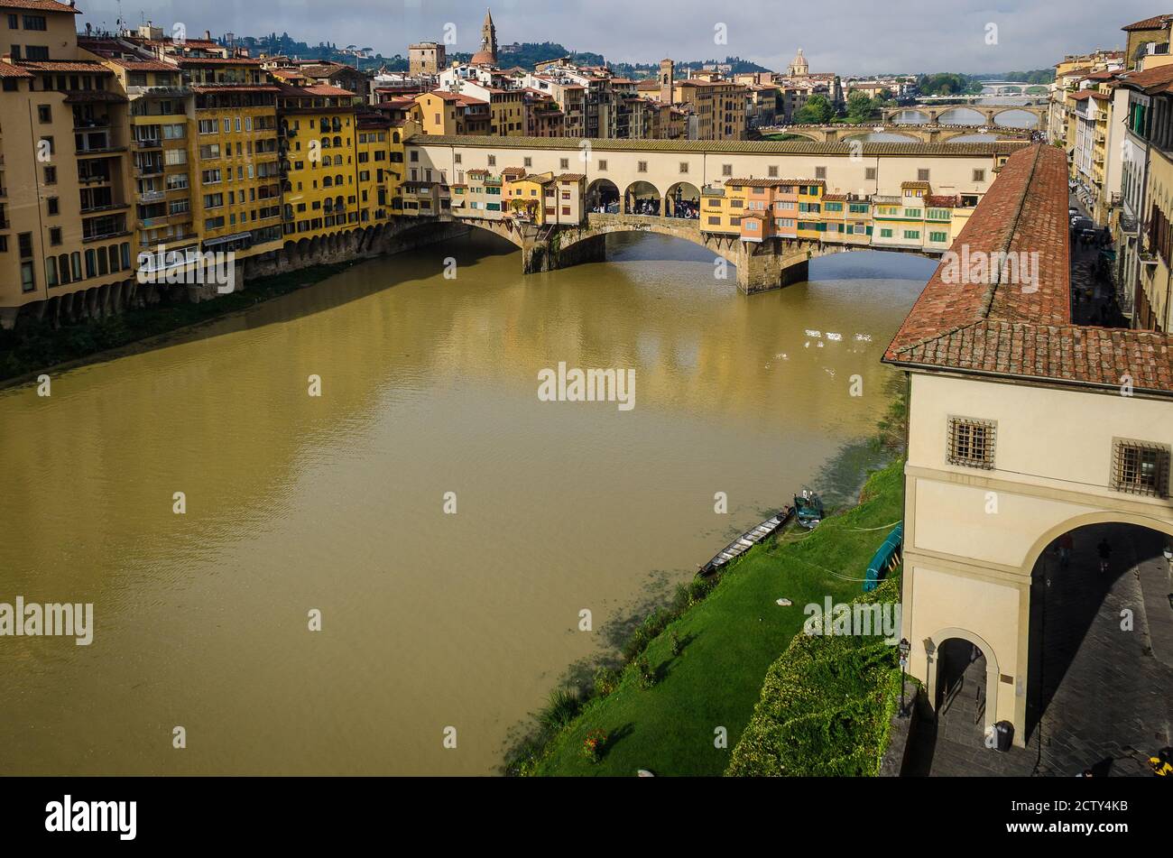 Spans the arno river hi-res stock photography and images - Alamy