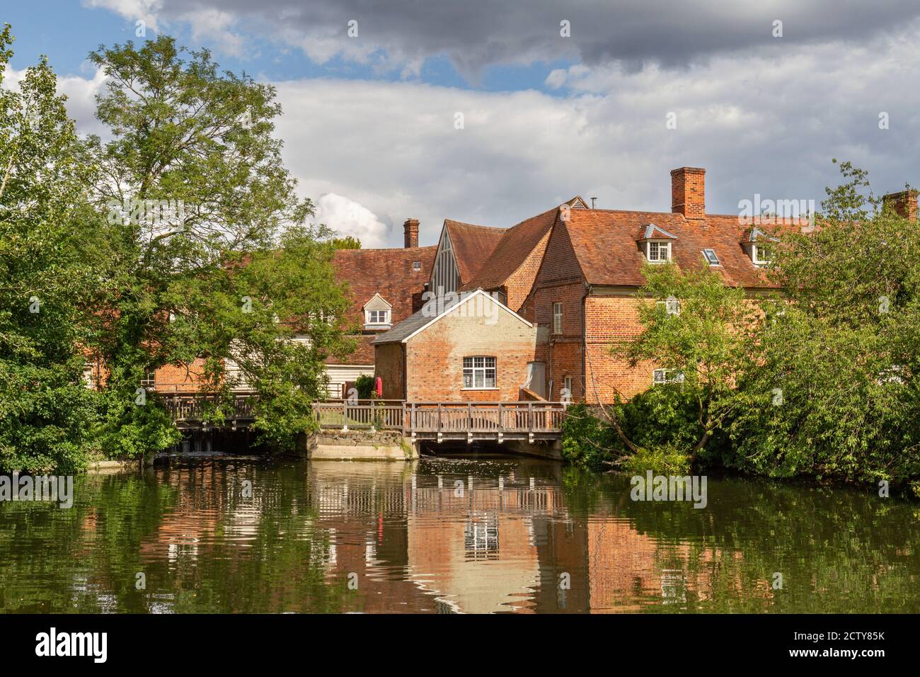 Flatford mill hi-res stock photography and images - Alamy
