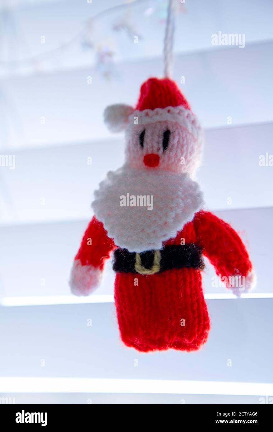 Red lit christmas tree hi-res stock photography and images - Alamy