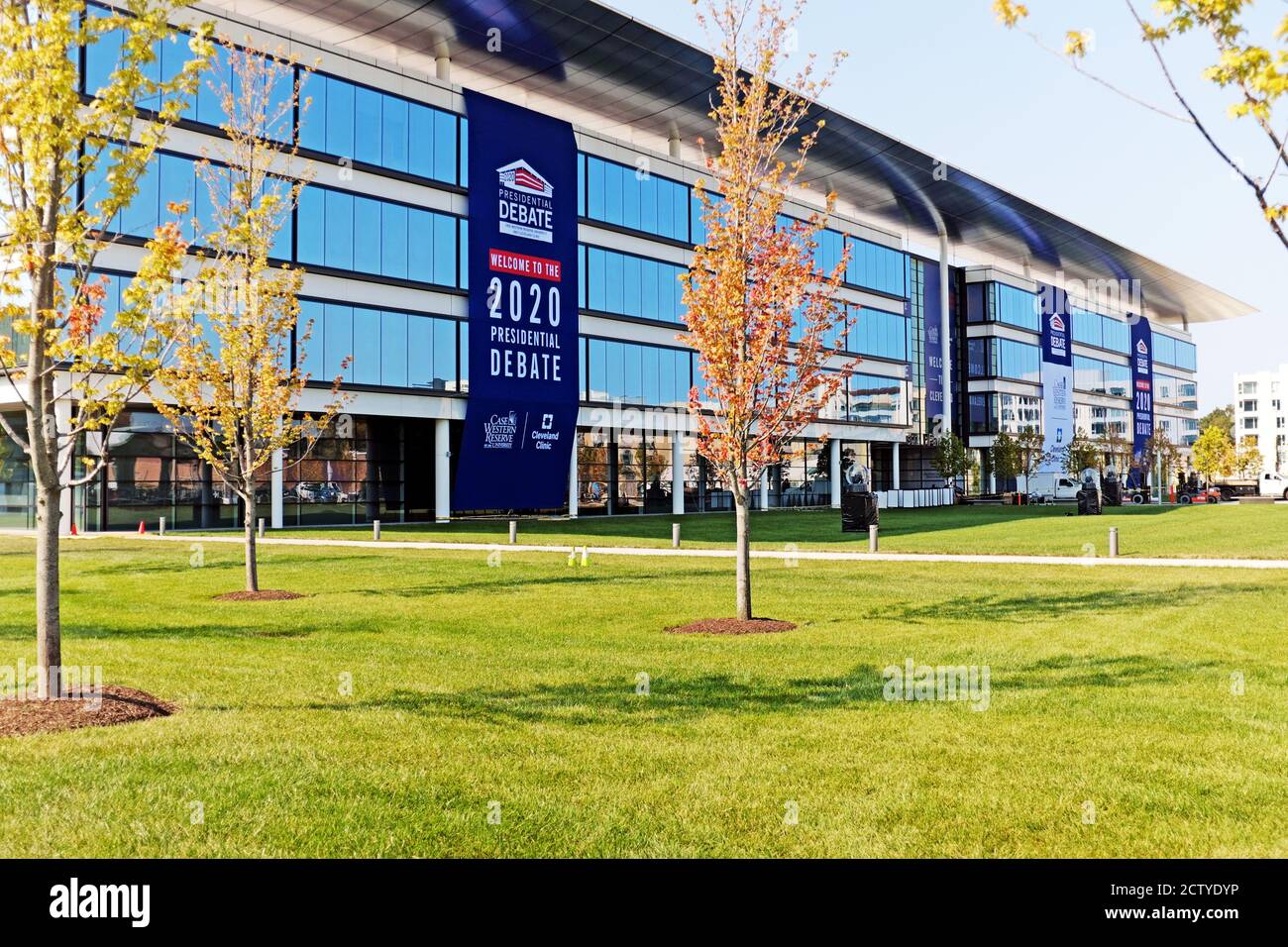 Cleveland clinic samson pavilion hi-res stock photography and images ...