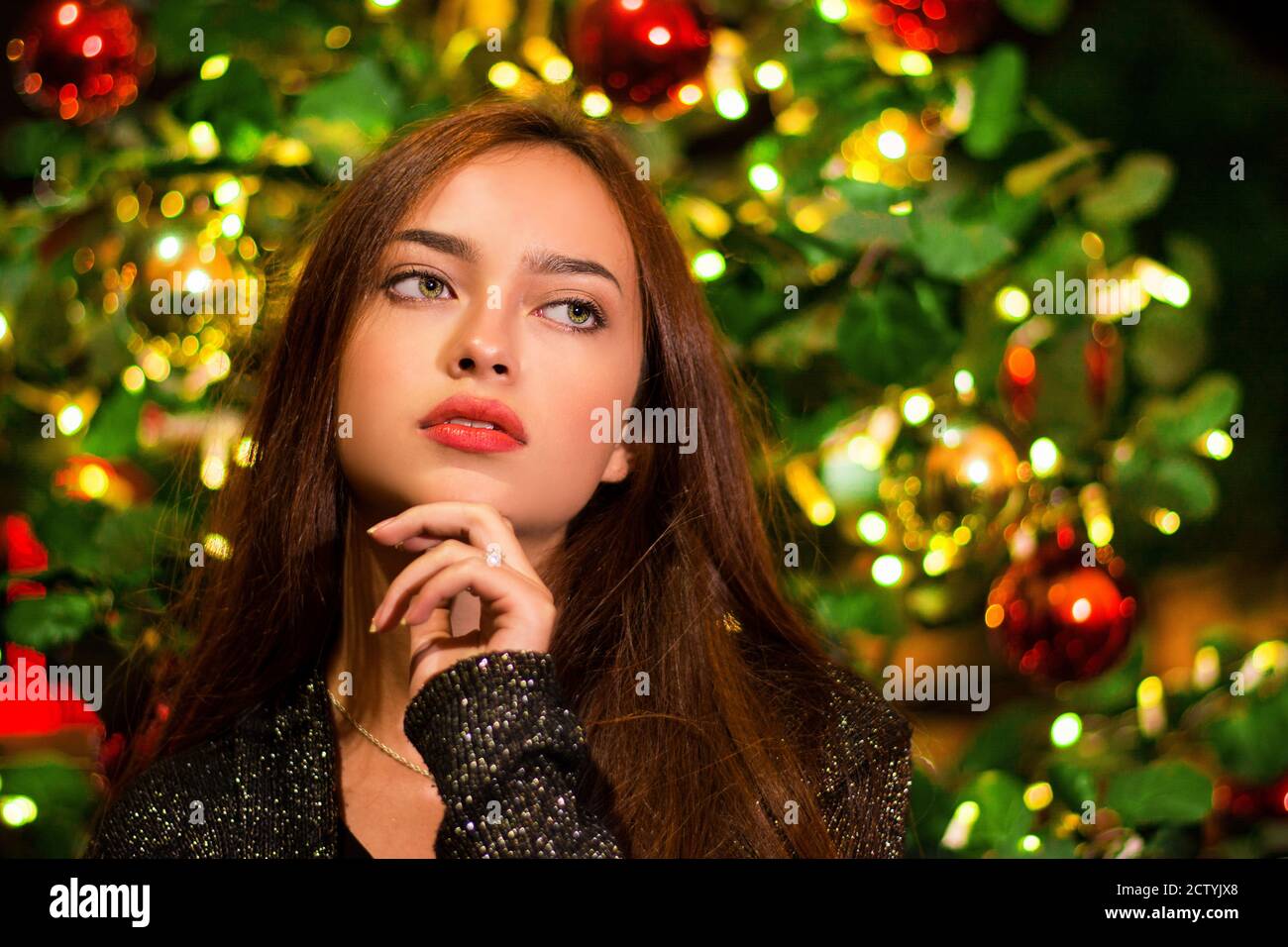 Christmas beauty girl beauty hi-res stock photography and images - Alamy