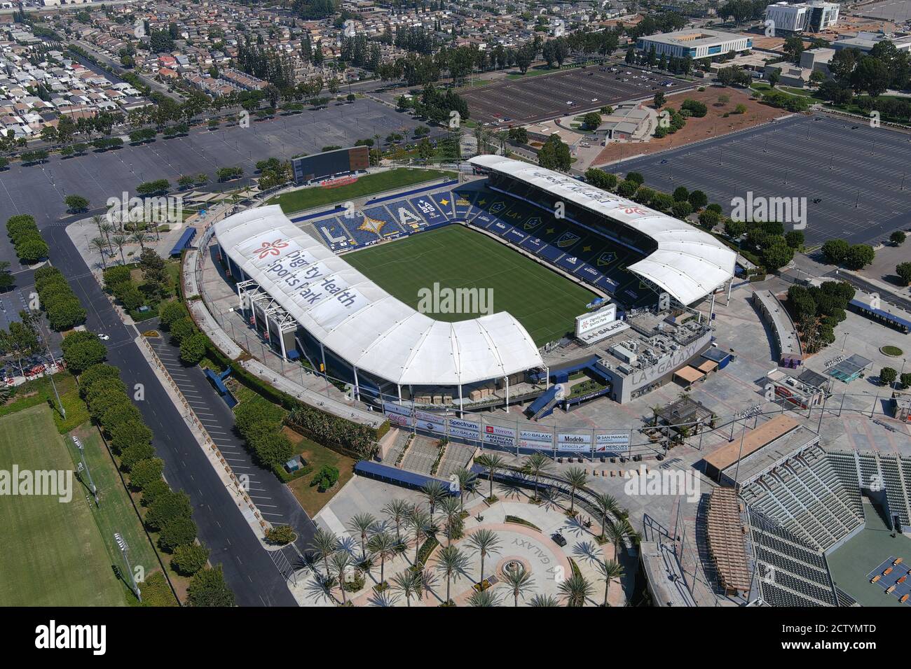 La live entertainment campus hi-res stock photography and images - Alamy